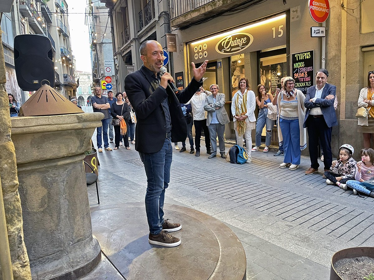 Inauguració del nou local de la revista El Pou de la gallina | El Pou